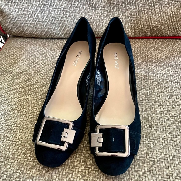 Nine West | Shoes | Nine West Farinao Buckle Block Heel Pump Shoes Size ...